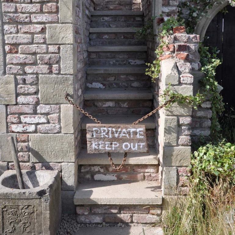 Steps & Flooring - Bullnosed Steps - Pavers - Redwood Stone