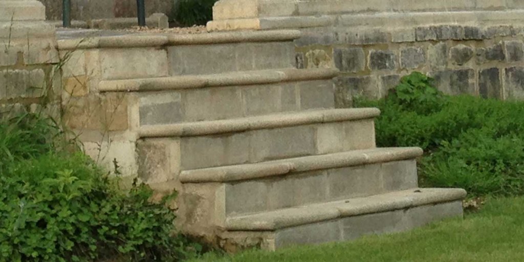 Steps & Flooring - Bullnosed Steps - Pavers - Redwood Stone