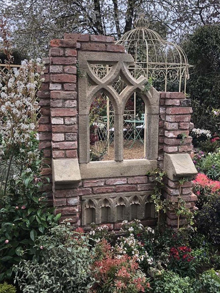 Buttressed Windows - Characterful Garden ideas - Redwood Stone