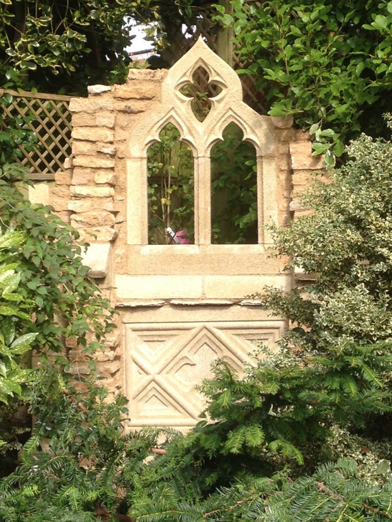 Buttressed Windows - Characterful Garden ideas - Redwood Stone