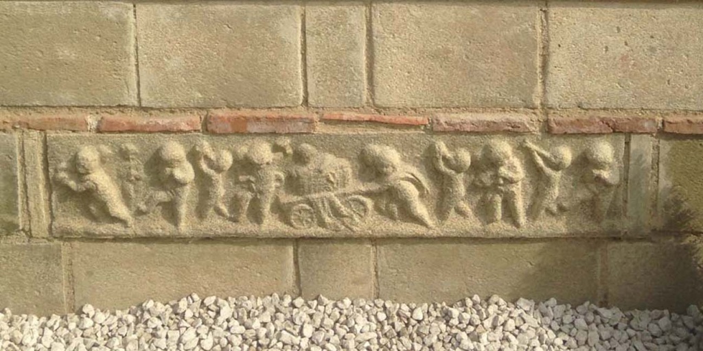 Features - Folly Features - Gothic Panel - Parapet - Redwood Stone