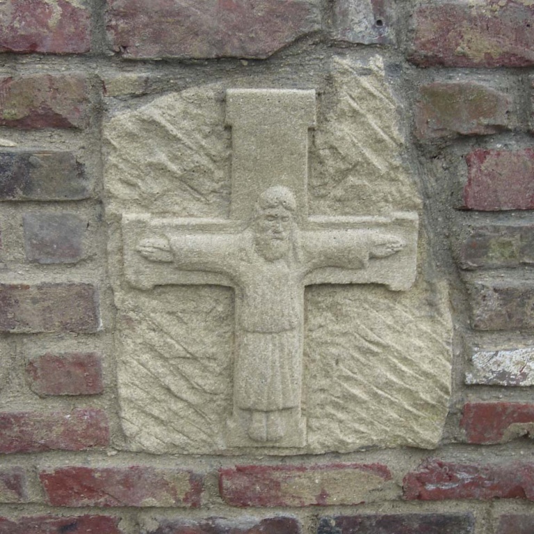 Features - Folly Features - Gothic Panel - Parapet - Redwood Stone