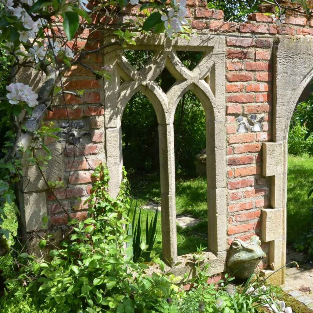 Tracery Window - Gothic Tracery Window - Redwood Stone