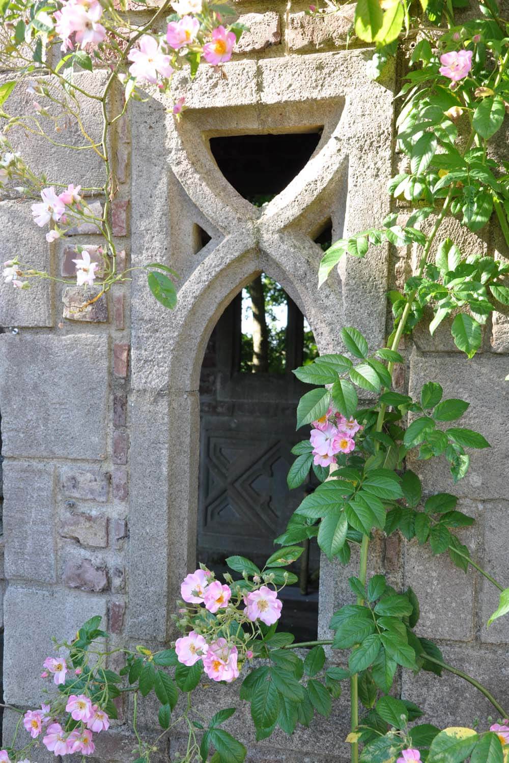 Tracery Window - Gothic Tracery Window - Redwood Stone