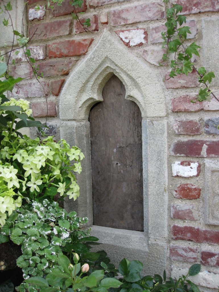 Trefoil & Quatrefoil Windows - Gothic Folly Windows - Redwood Stone