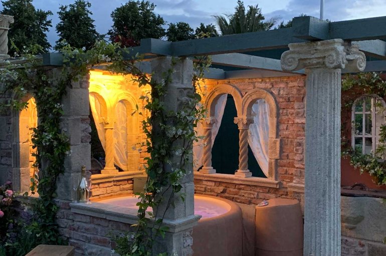 Spa Surround - Garden Hot Tub & Spa Surround Ideas - Redwood Stone