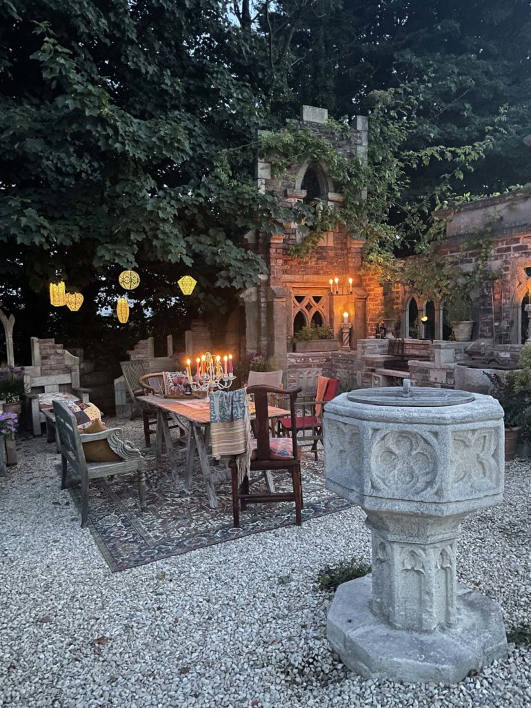 How to add a zing to Alfresco Dining - Redwood Stone