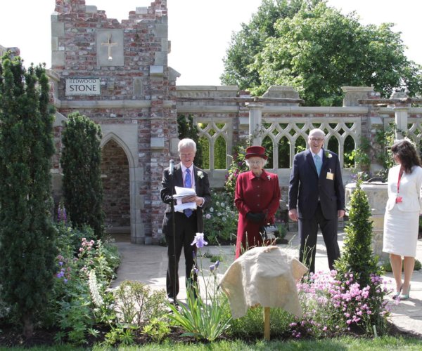The Queen’s Garden at Capel Manor House and Gardens - Redwood Stone