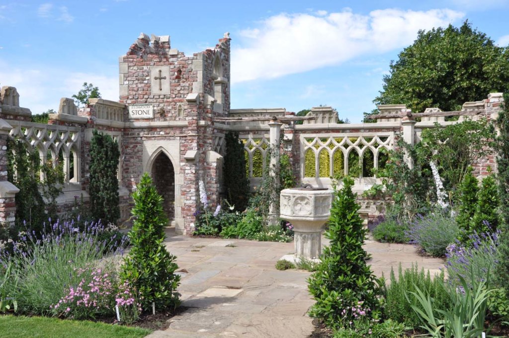 The Queen’s Garden at Capel Manor House and Gardens - Redwood Stone