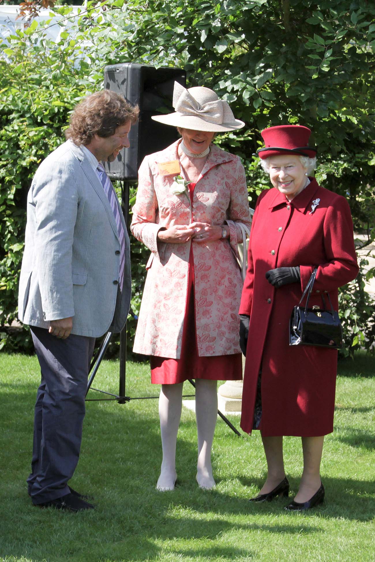 The Queen’s Garden at Capel Manor House and Gardens - Redwood Stone